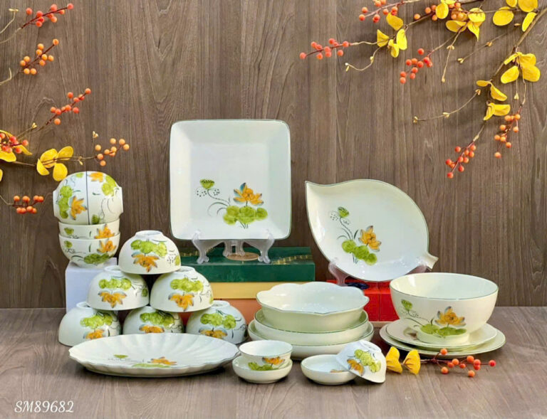 Bộ bát đĩa Bát Tràng men kem vẽ hoa sen cao cấp
